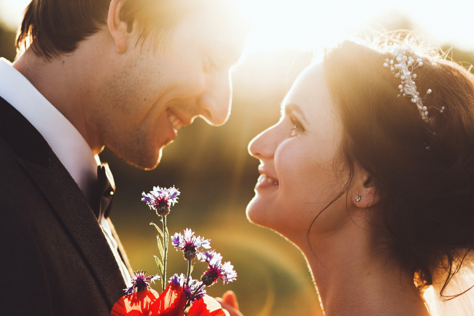 How To Tell If He Wants To Marry You: 13 Signs He's All-In