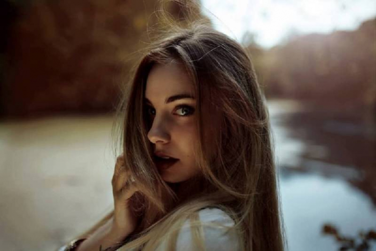 10 ‘Bad Girl’ Traits All Men Fall For