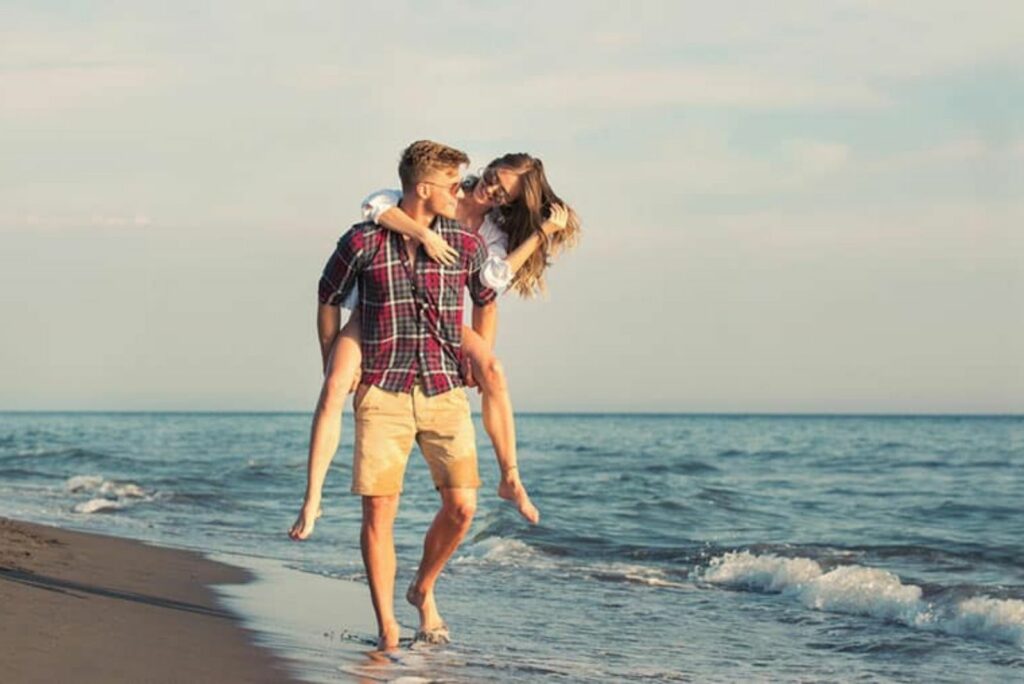 Beach Date: 10 Things You Must Know For A Fun, Successful Outing