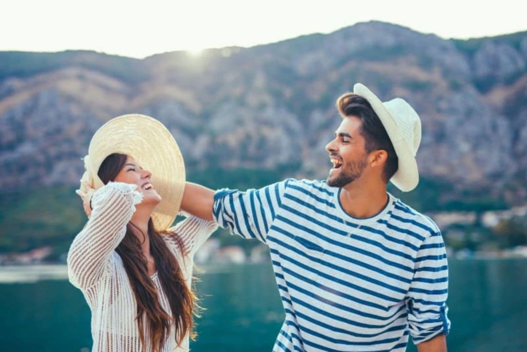 37 Psychological Signs That Reveal Someone Likes You
