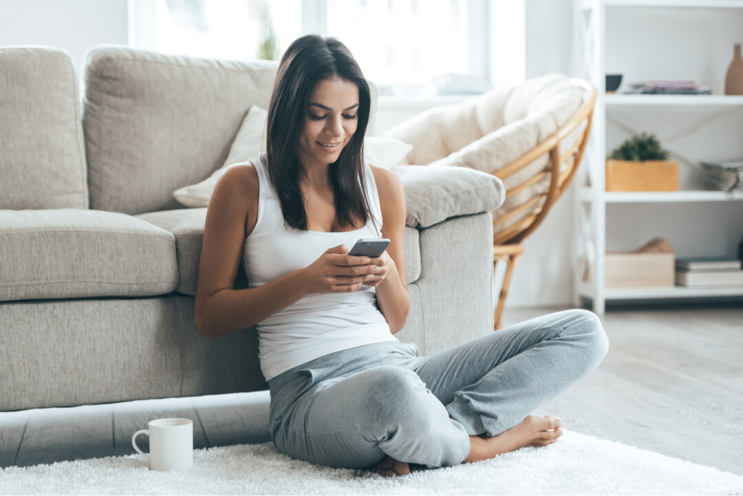 He Stopped Texting Me - What Does It Mean & What To Do?