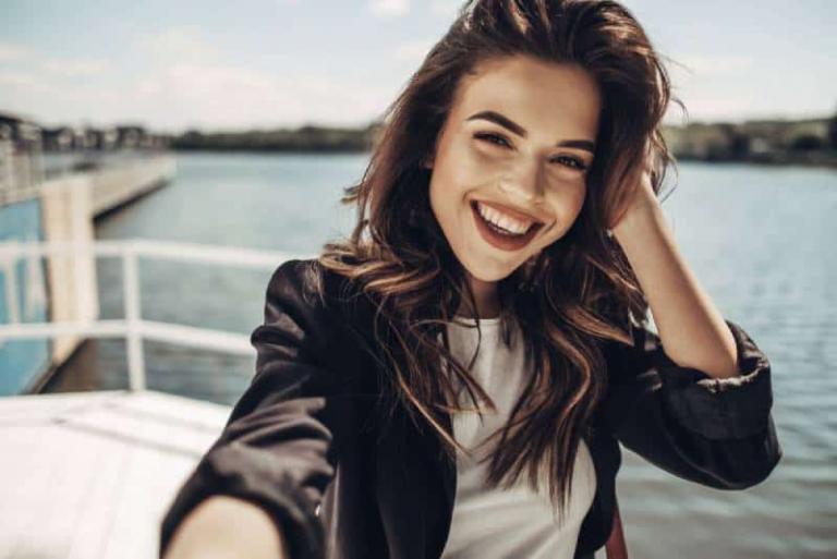 Classy Woman: 30 Subtle Ways To Become An Elegant Lady