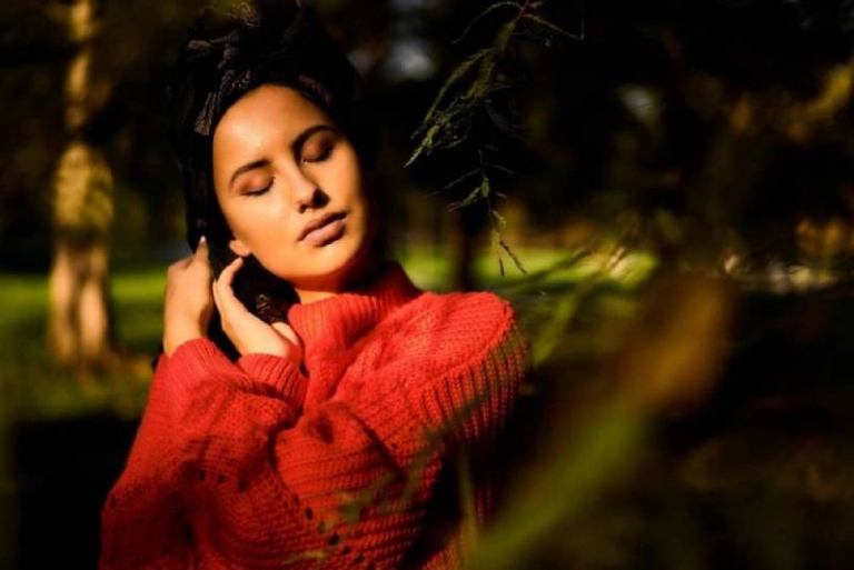 Classy Woman: 30 Subtle Ways To Become An Elegant Lady