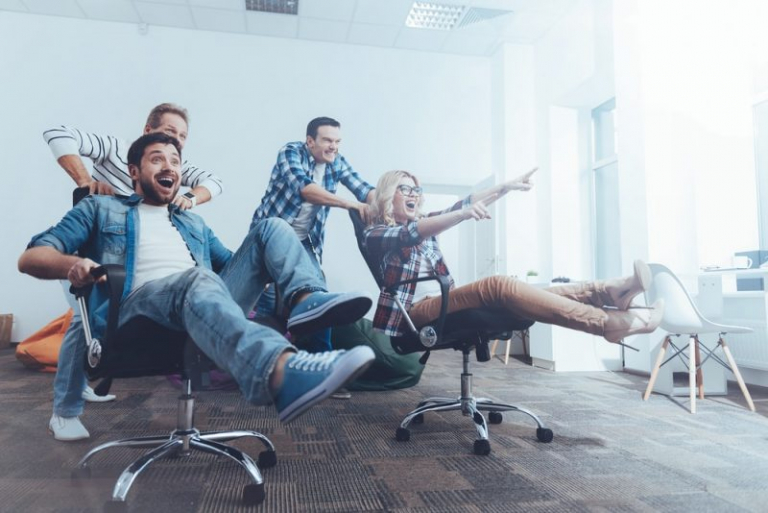 7 Reasons Work Friends Are Actually Your Best Friends
