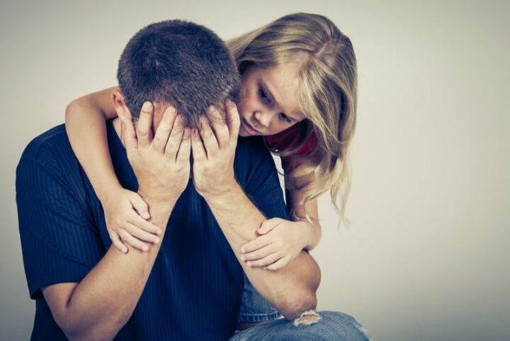 7 Types & 13 Signs Of Unhealthy Father-Daughter Relationships