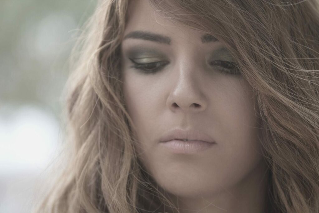 When Is Cutting People Off Necessary? ( + 7 Tips To Do It)