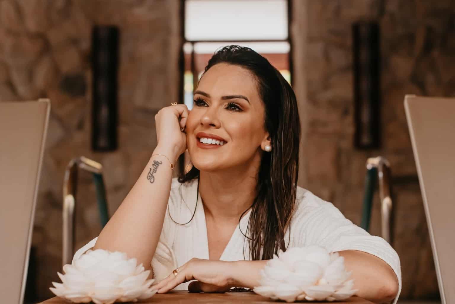 160 Deep And Inspirational Quotes About Smiling Through Pain