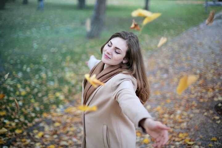 What Does Love Feel Like? 13 Unmistakable Signs You're In Love