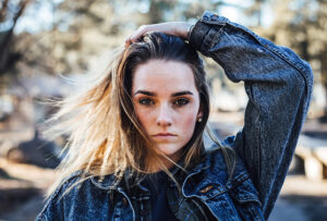 17 Telltale Signs Of A Shallow Person And How To Deal With Them