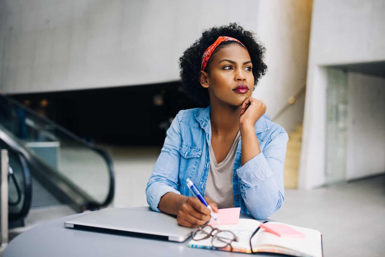 How To Tell Someone You're Not Interested: 7 Best Ways + Examples