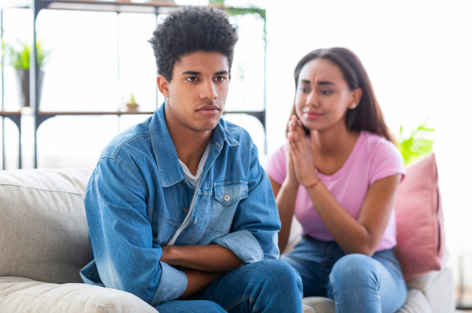 7 Alarming Signs Of Passive Aggressive Behavior (And How To Handle It)