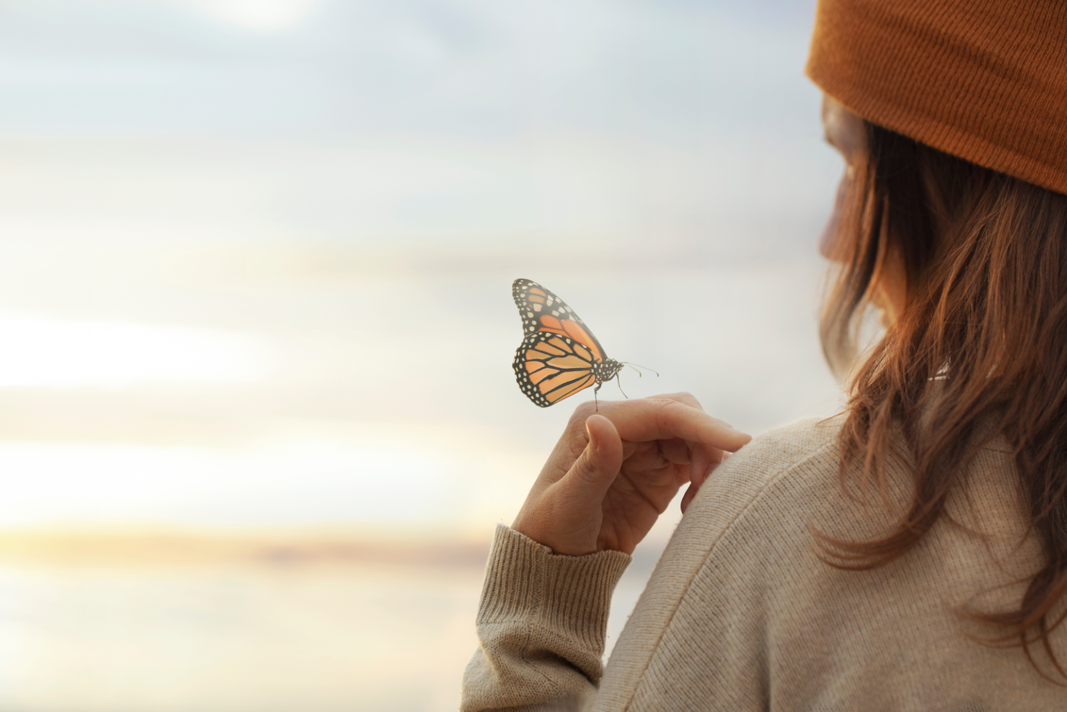 25 Top Signs From The Universe That Someone Is Thinking Of You