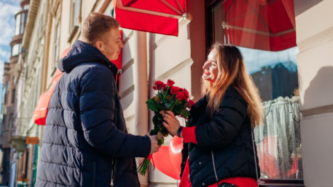 Red Rose Meaning In A Relationship (+12 Rose Color Meanings)