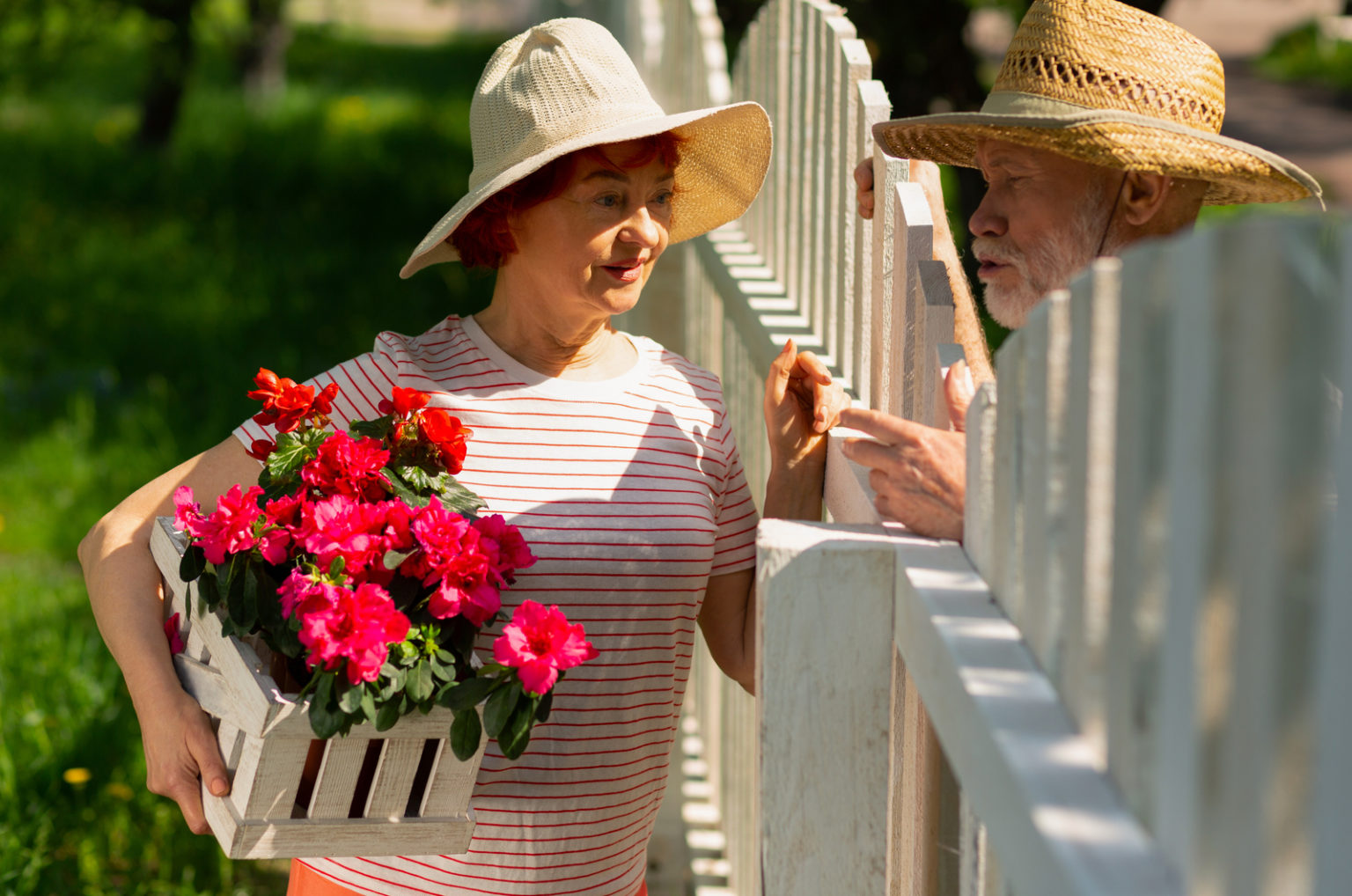 11 Signs Your Neighbors Don’t Like You (+How To Handle It)