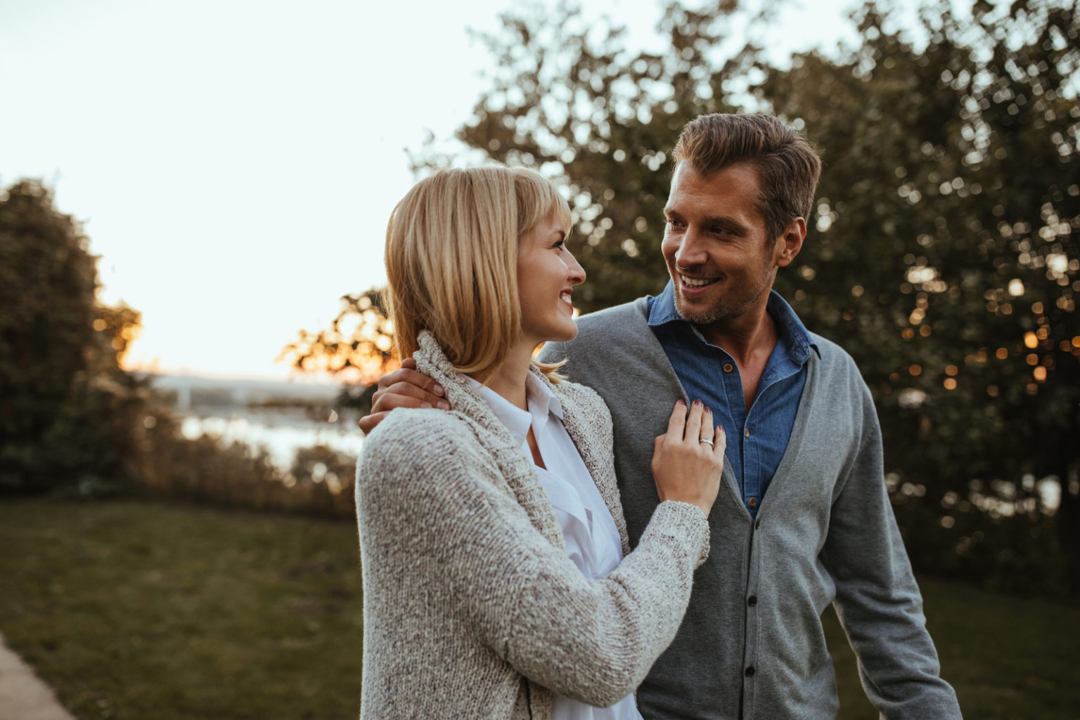 19 Clear Signs An Affair Is Turning Into Love (And What Now?)