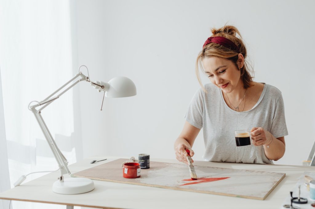 40 Hobbies For Introverts: Have Fun Alone & With Friends