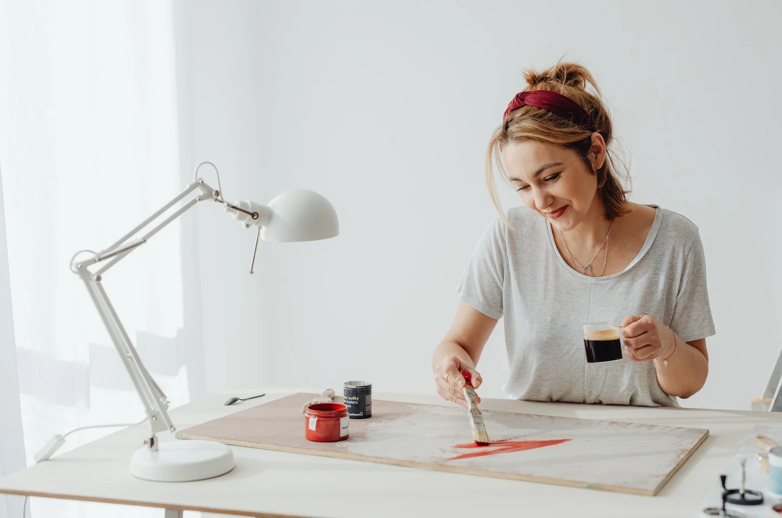 40 Hobbies For Introverts: Have Fun Alone & With Friends