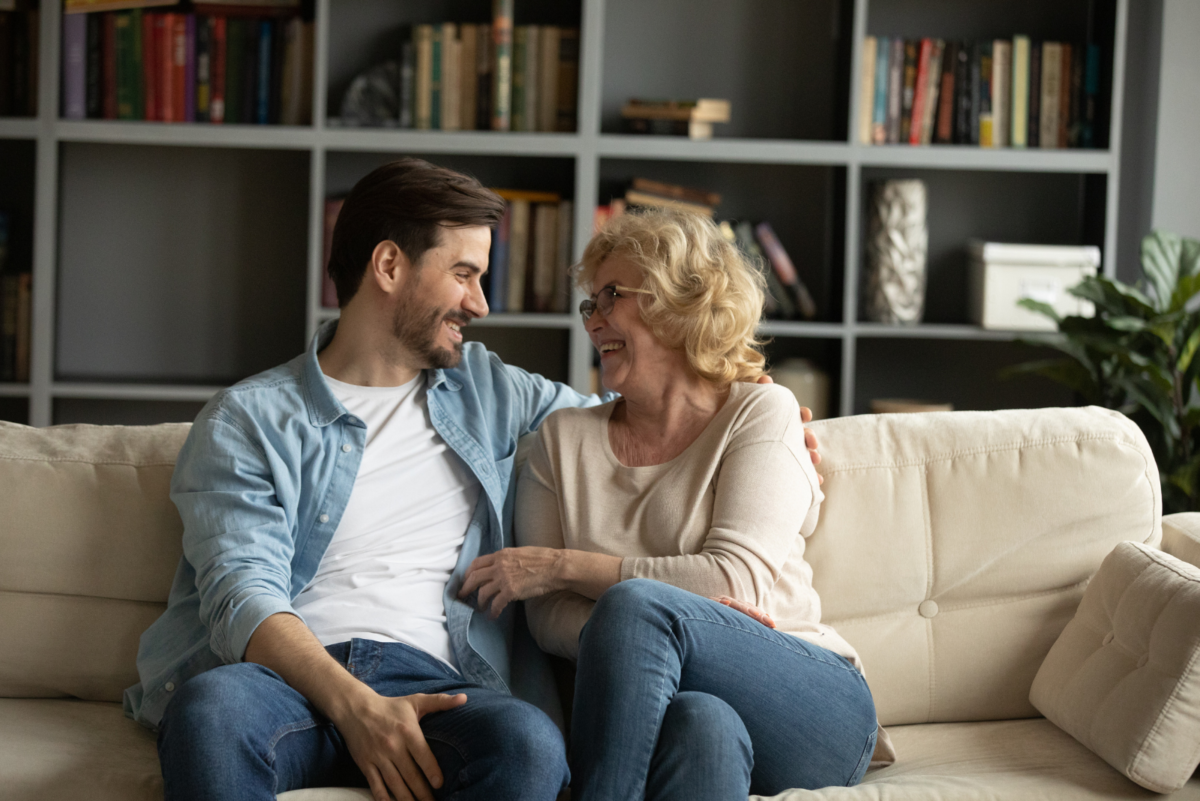 11 Signs Of Guys With Mommy Issues (+ 7 Ways To Deal With Them)