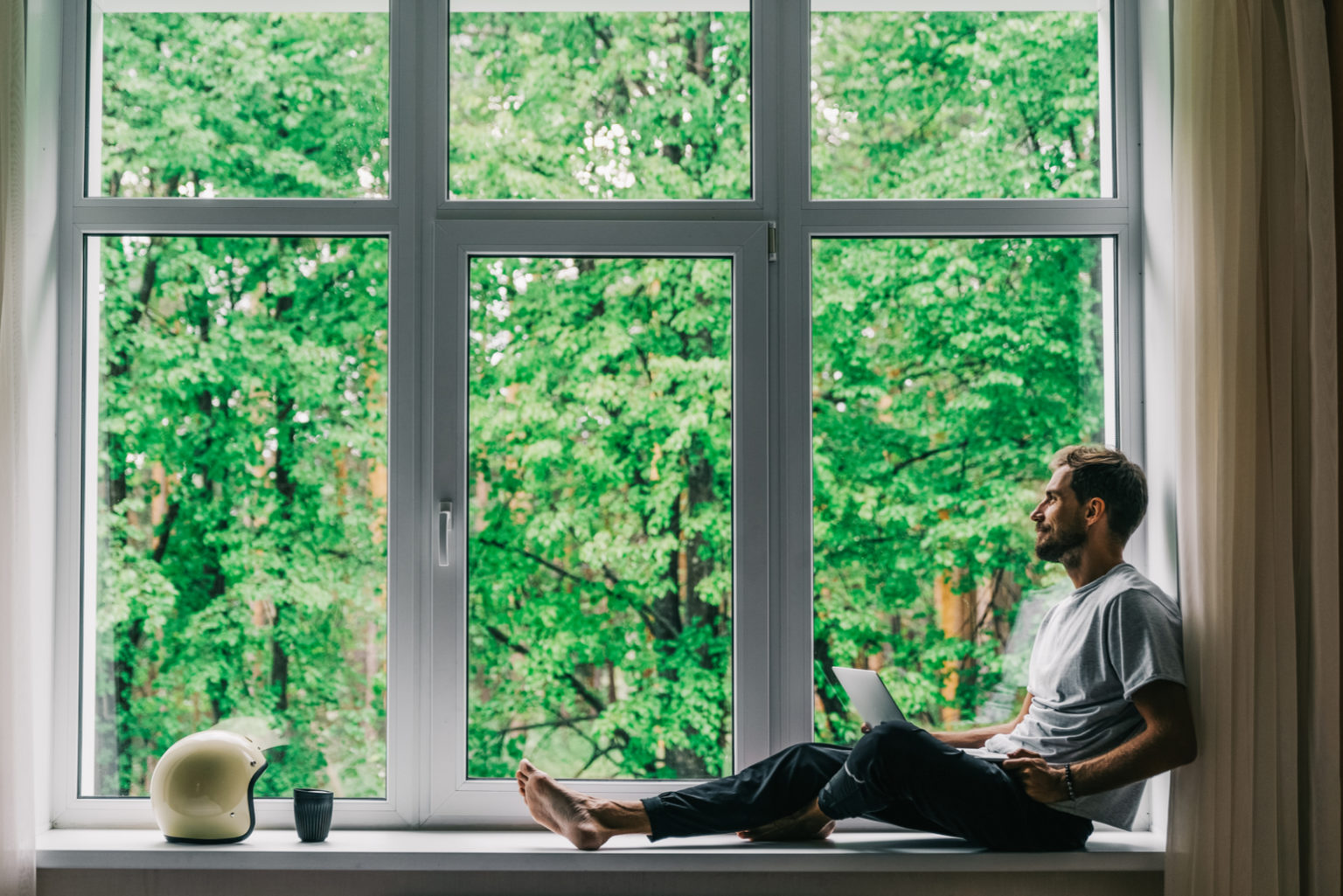 18 Reasons Men Run Away (+ Tips To Keep Them)
