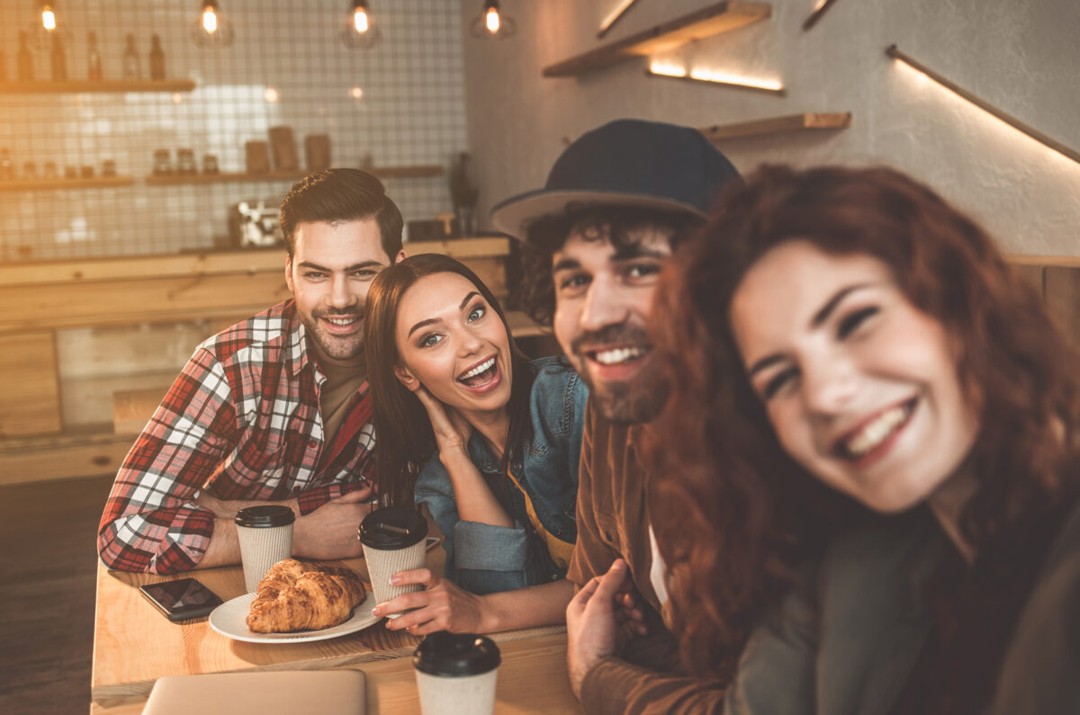 How To Ask A Guy To Hang Out: 8 Tips (+50 Examples)