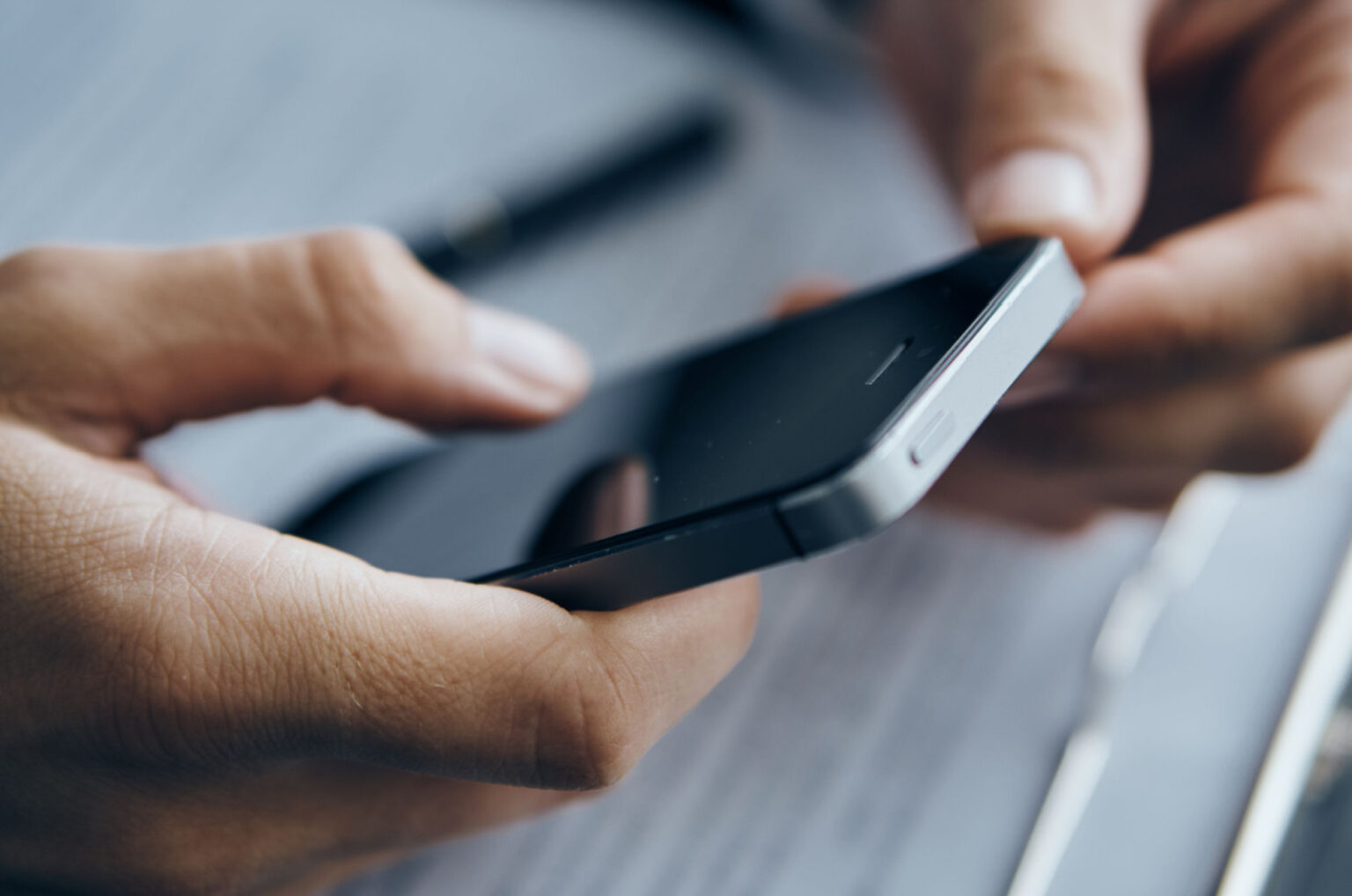 Disappearing From Social Media After A Breakup (All You Need To Know)