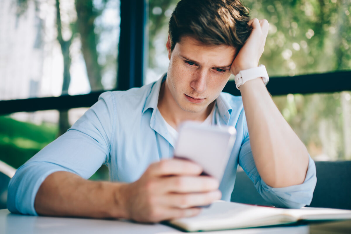 Should I Text Her? 22 Important Things To Think About First