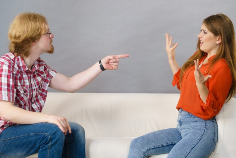 8 Signs He Cheated Even Though He Won't Admit It