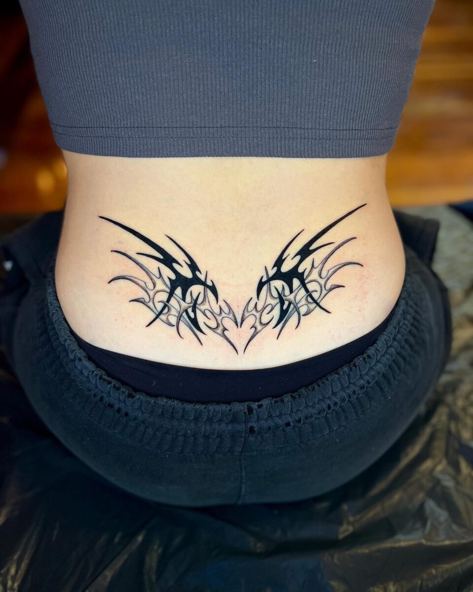22 Creative Lower Back Tattoos That Are Beyond Cool