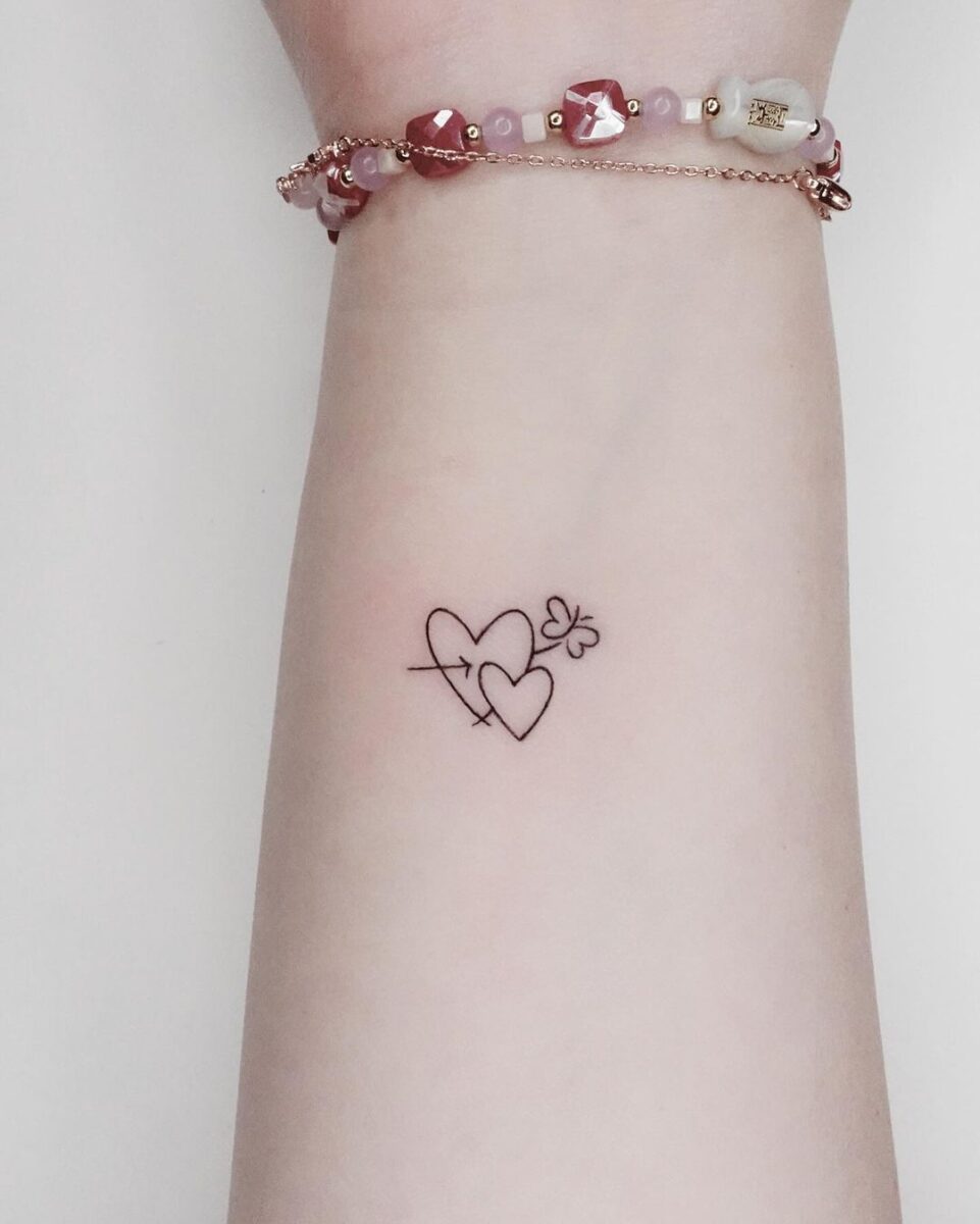 27 Incredibly Cute Micro Heart Tattoos That Will Make You Melt