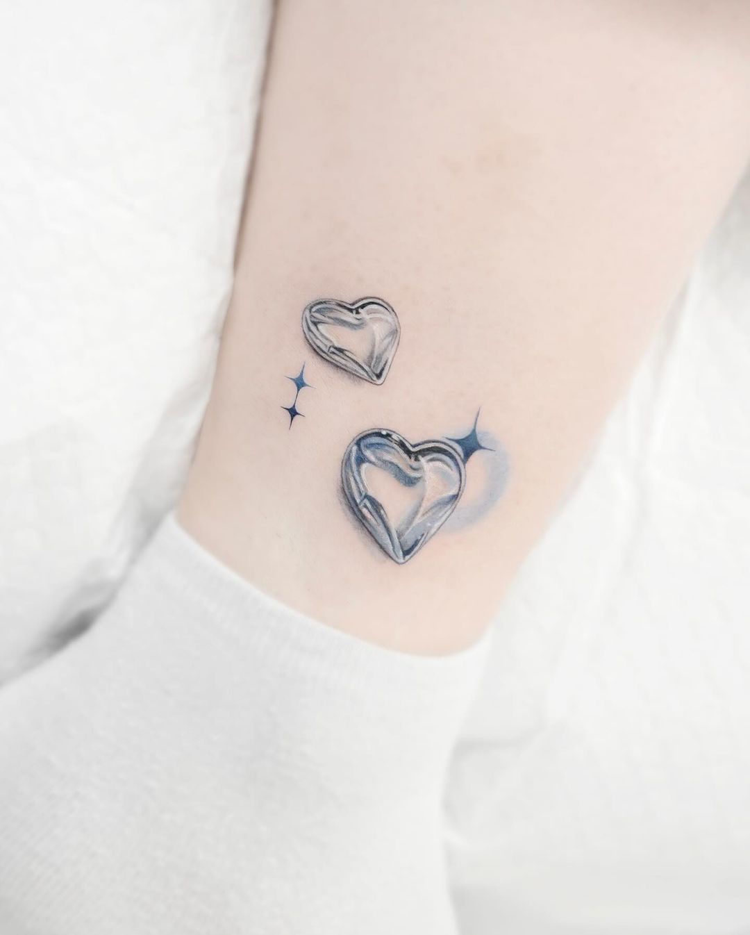 27 Incredibly Cute Micro Heart Tattoos That Will Make You Melt