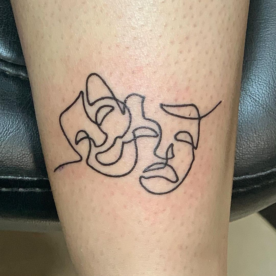 27 Fabulous Single Line Tattoos You’ll Wanna Rock