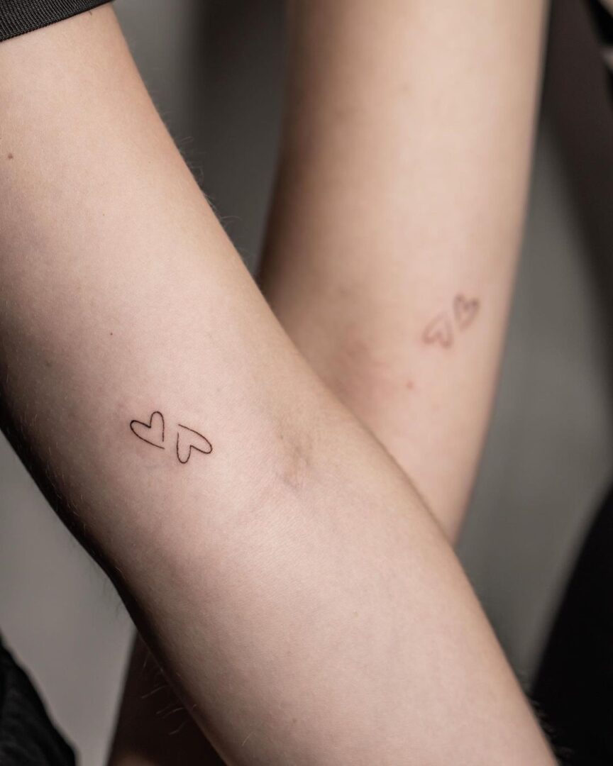 27 Incredibly Cute Micro Heart Tattoos That Will Make You Melt