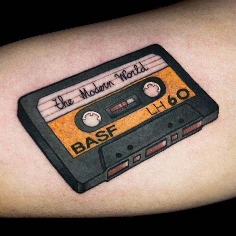 25 Charming And Classic Vintage Aesthetic Tattoos You'll Love