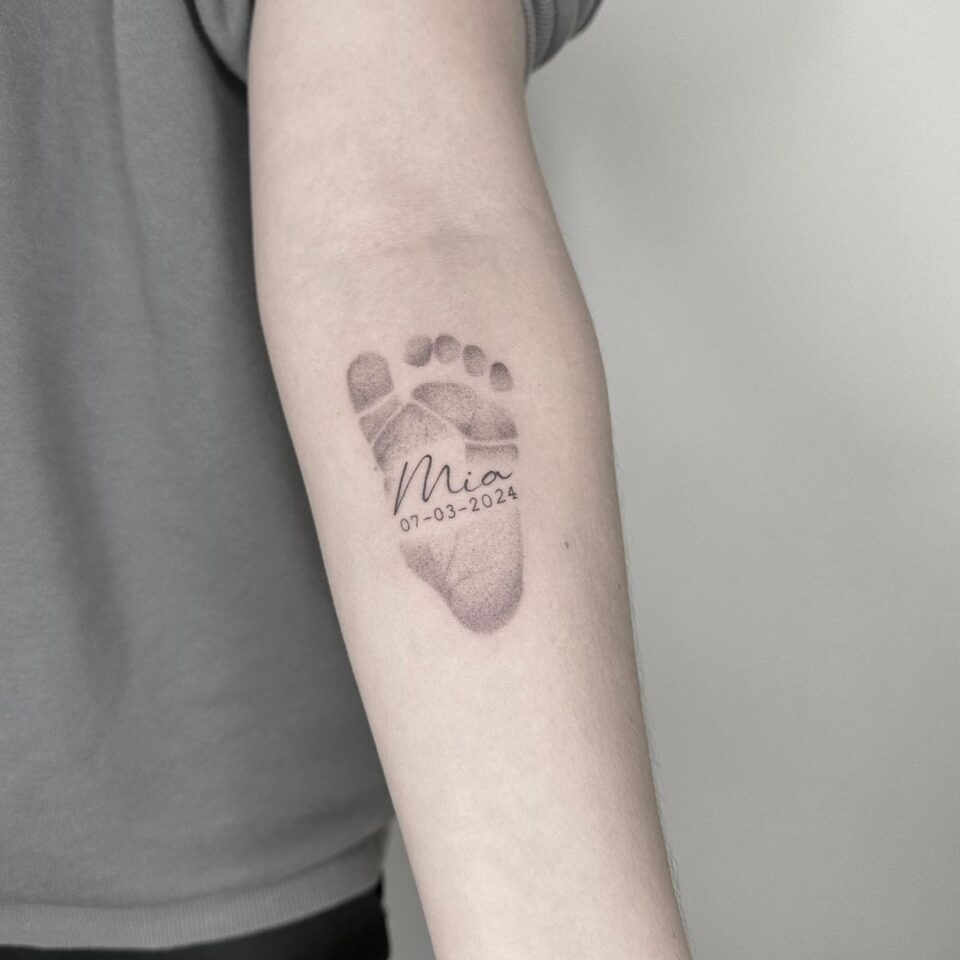 20 ideas de tatuajes del primer bebé para que las mamás celebren a sus ...