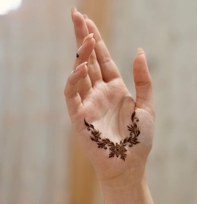 22 Lovely Small Henna Tattoo Ideas To Inspire Your Next Temporary Ink