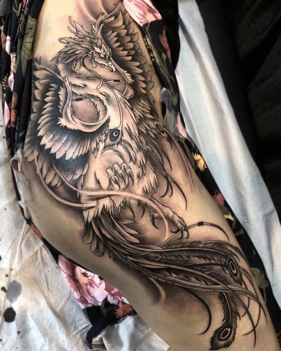 24 Incredible Hip Tattoo Designs You'll Want To Ink Instantly