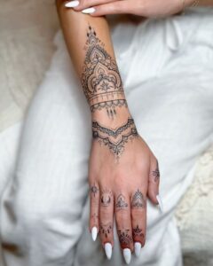 22 Stunning Full Hand Tattoos You'll Want To Get Right Away