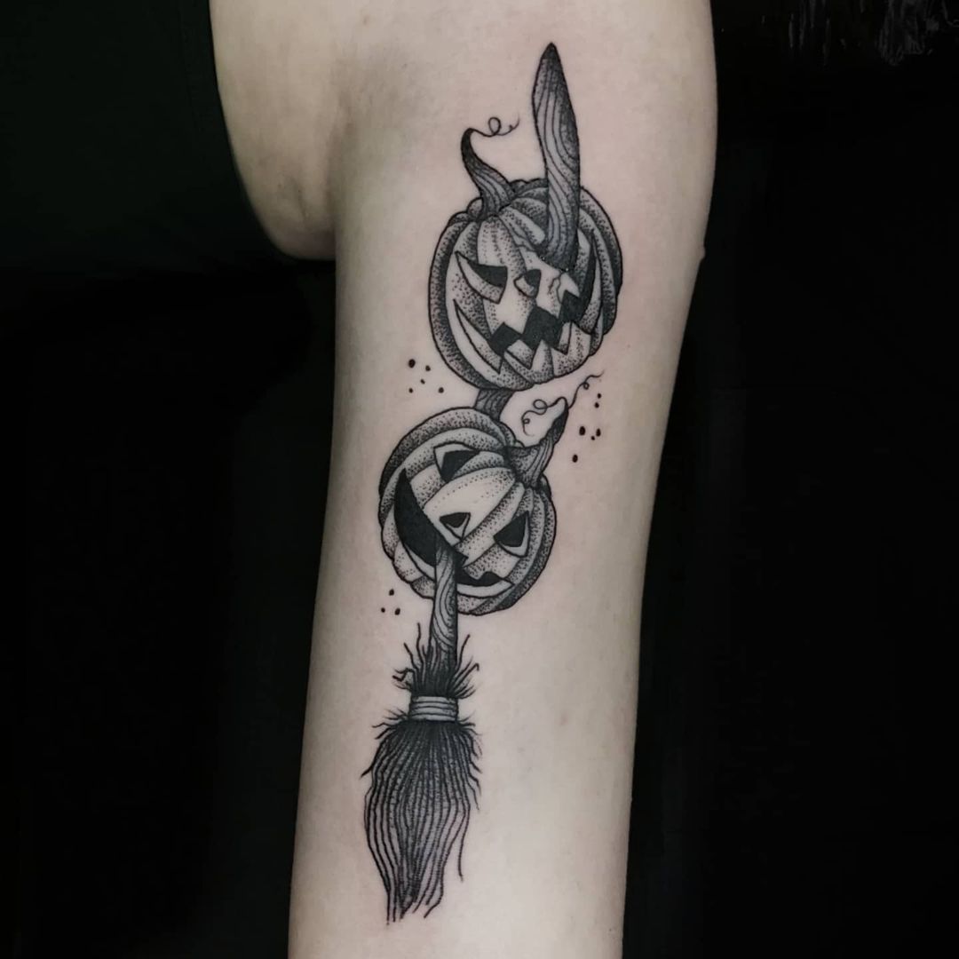 20 Adorably Creepy Halloween Flash Tattoos - Love Bright