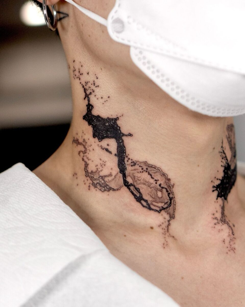 27 Stunning Neck Tattoos You’ll Be Obsessed With