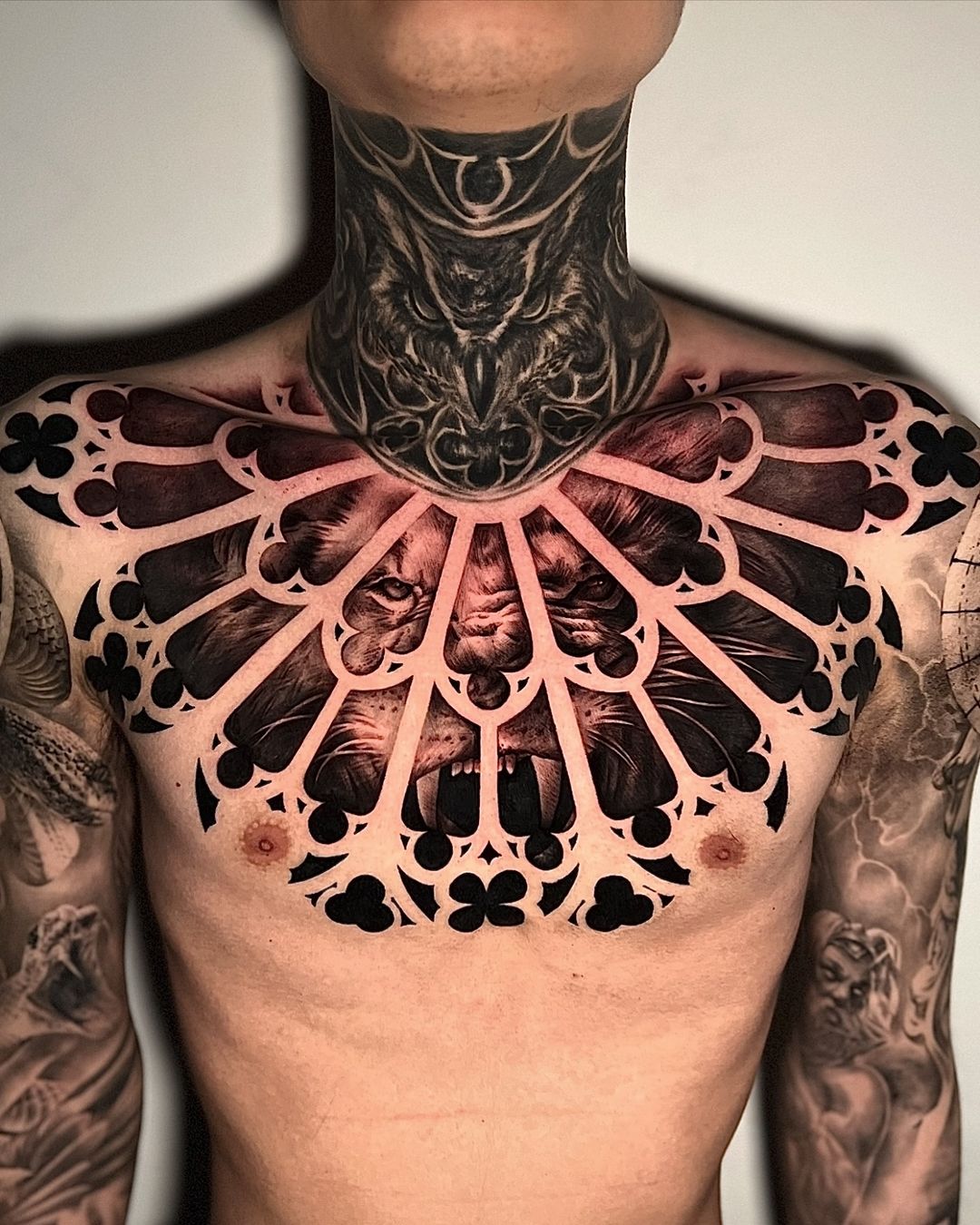 23 tatuajes para hombres en el pecho que dan fuerza y estilo