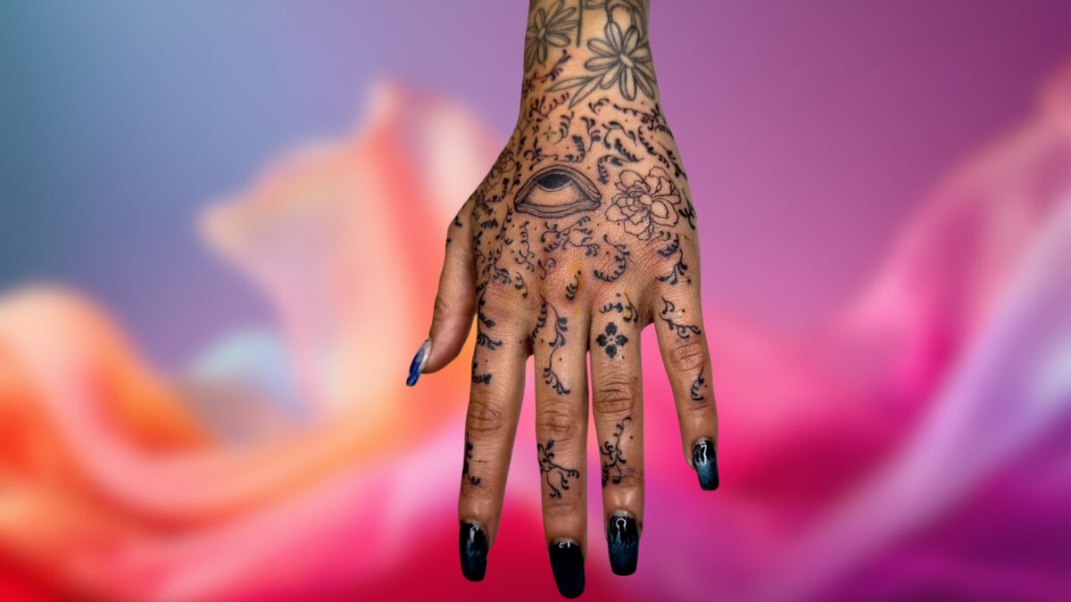 22 Stunning Full Hand Tattoos You'll Want To Get Right Away