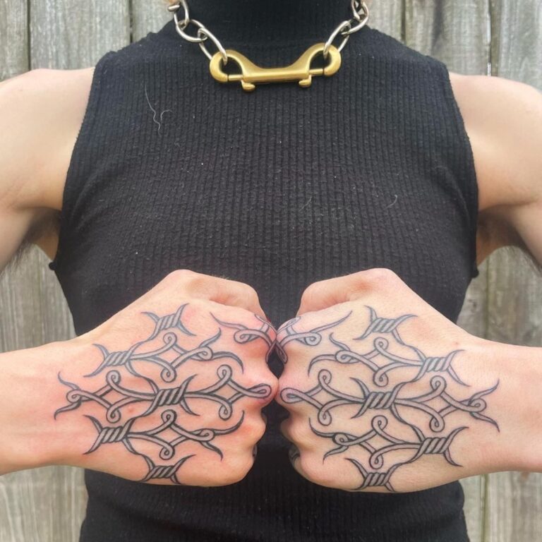 22 Graceful Hand Tattoos for Women You’ll Want to Get Immediately