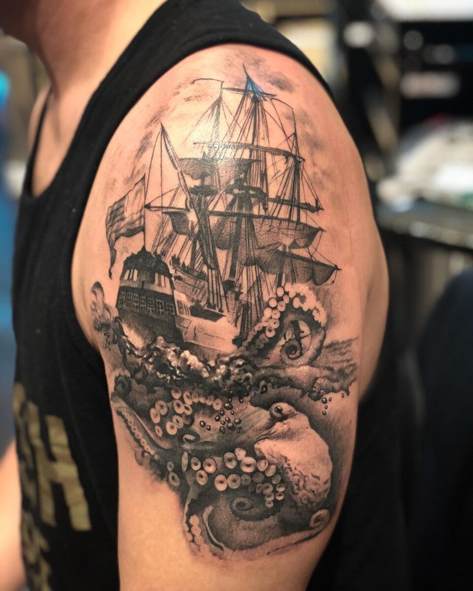 13 impresionantes tatuajes en el hombro que todo hombre adorará