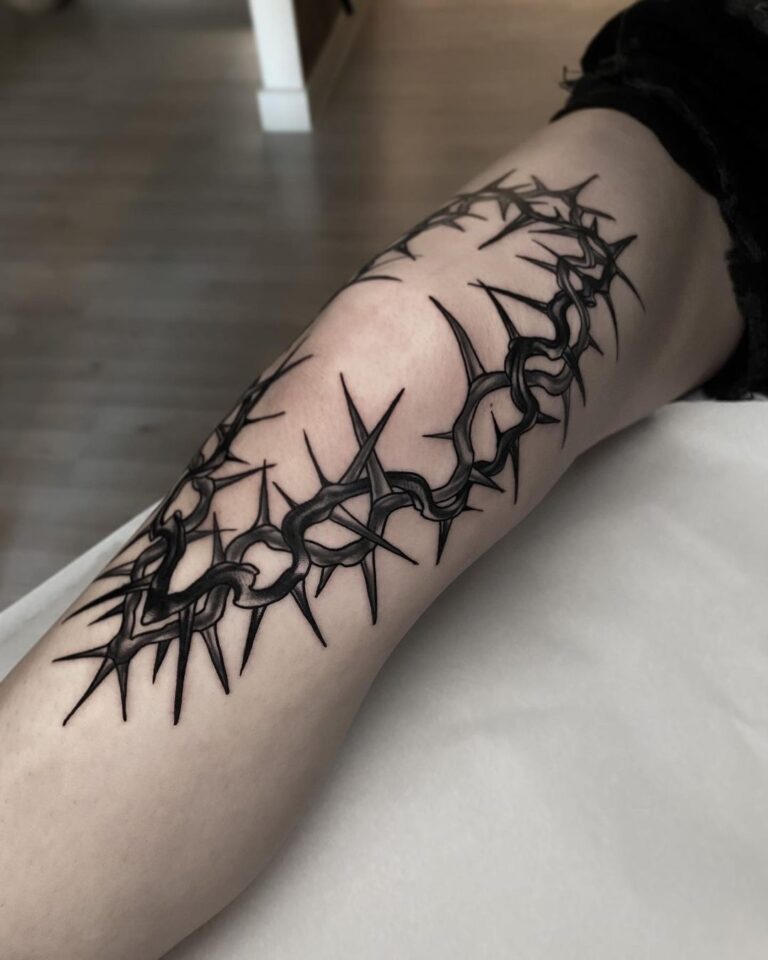 14 Creative Knee Tattoo Ideas That You'll Be Crazy About