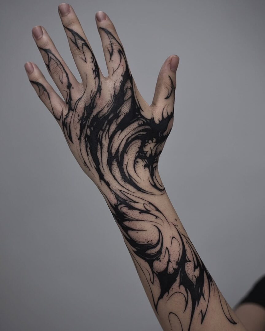 15 Artsy And Elegant Flow Tattoos Every Woman Will Love