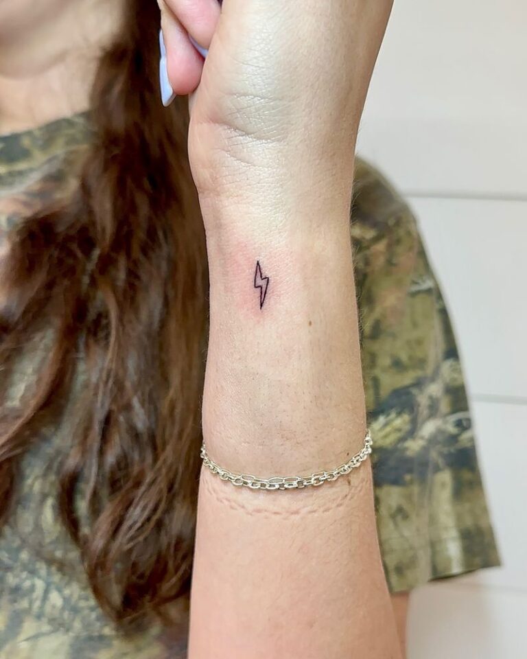 25 Tiny Tattoos That Are Subtle And Cute