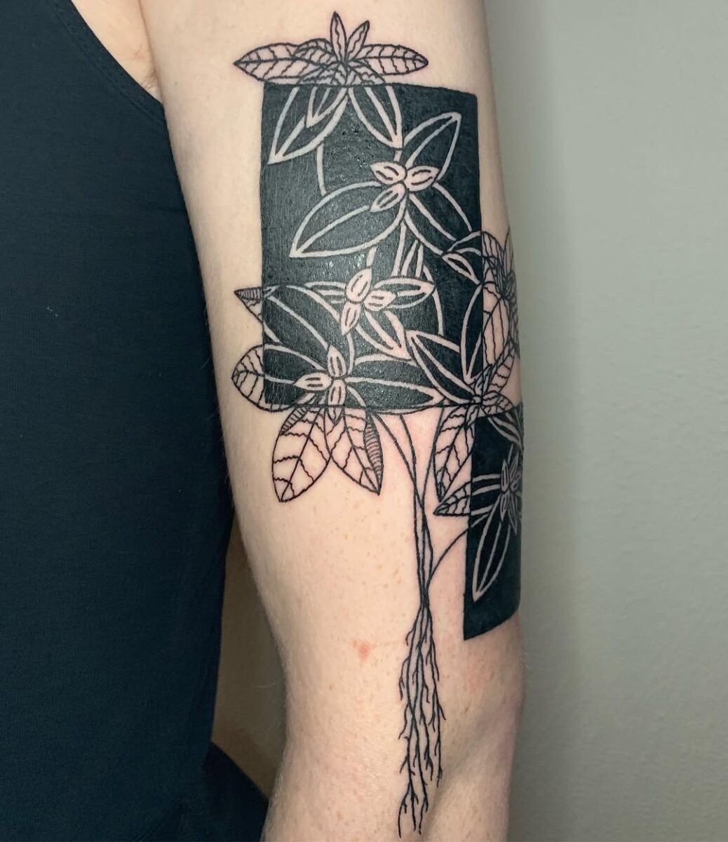 14 Incredible Negative Space Tattoos That Use The Emptiness To Create ...
