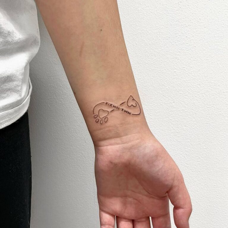 25 Tiny Tattoos That Are Subtle And Cute