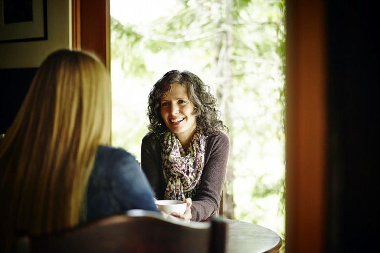 21 Quiet Traits Of People With A Small Circle Of Friends