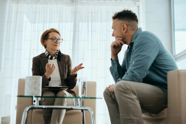 18 Tactful Ways To Handle A Know-It-All Without Starting An Argument
